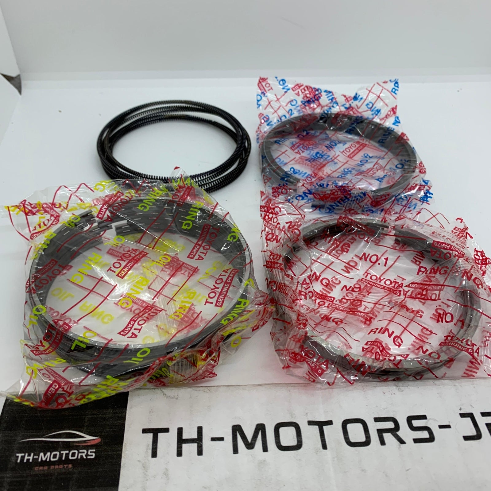 TOYOTA Genuine Land Cruiser Diesel Piston Rings Set 13011-17030